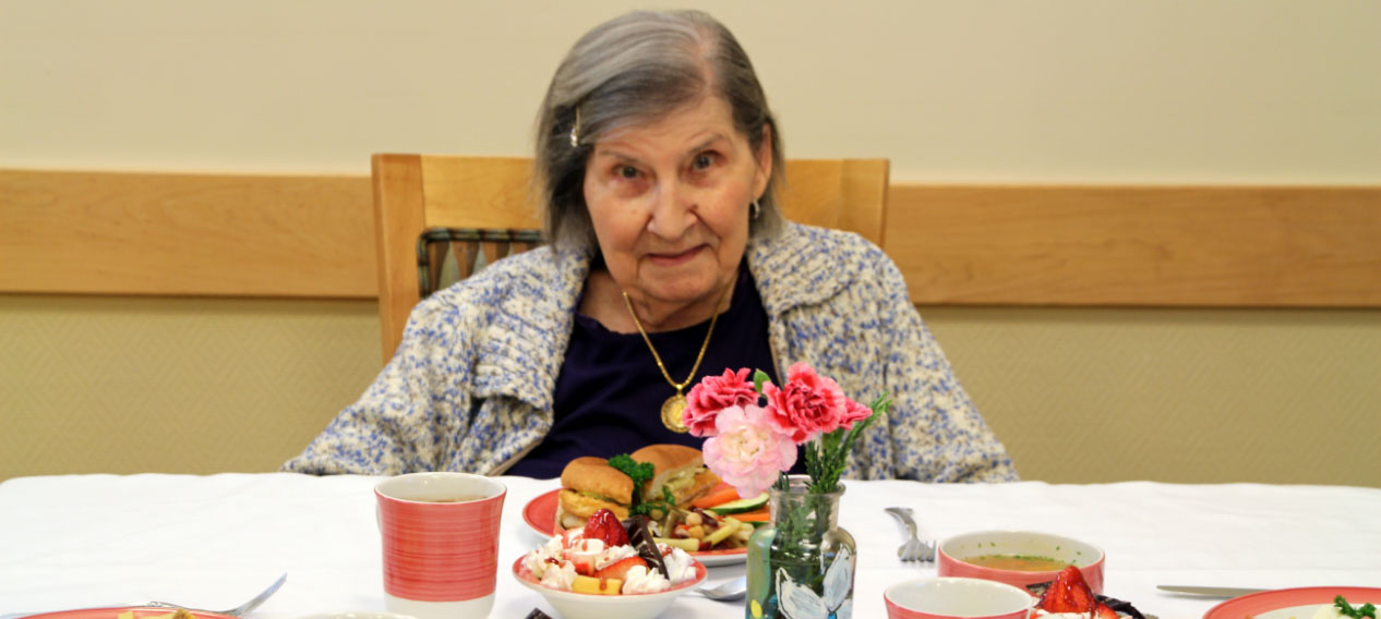 Dining & Services | Kinsmen Lodge