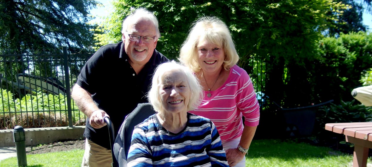 Living | Kinsmen Lodge